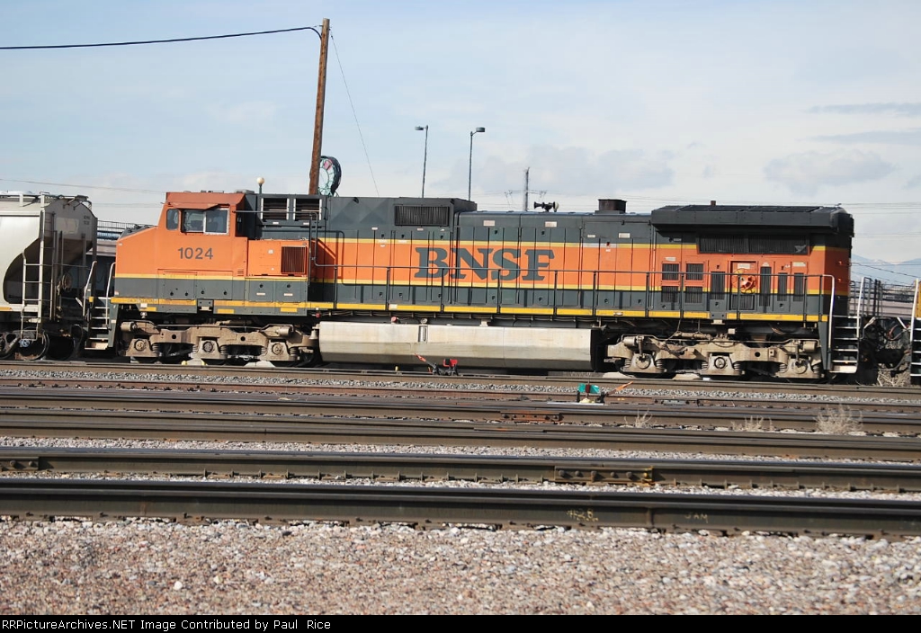BNSF 1024